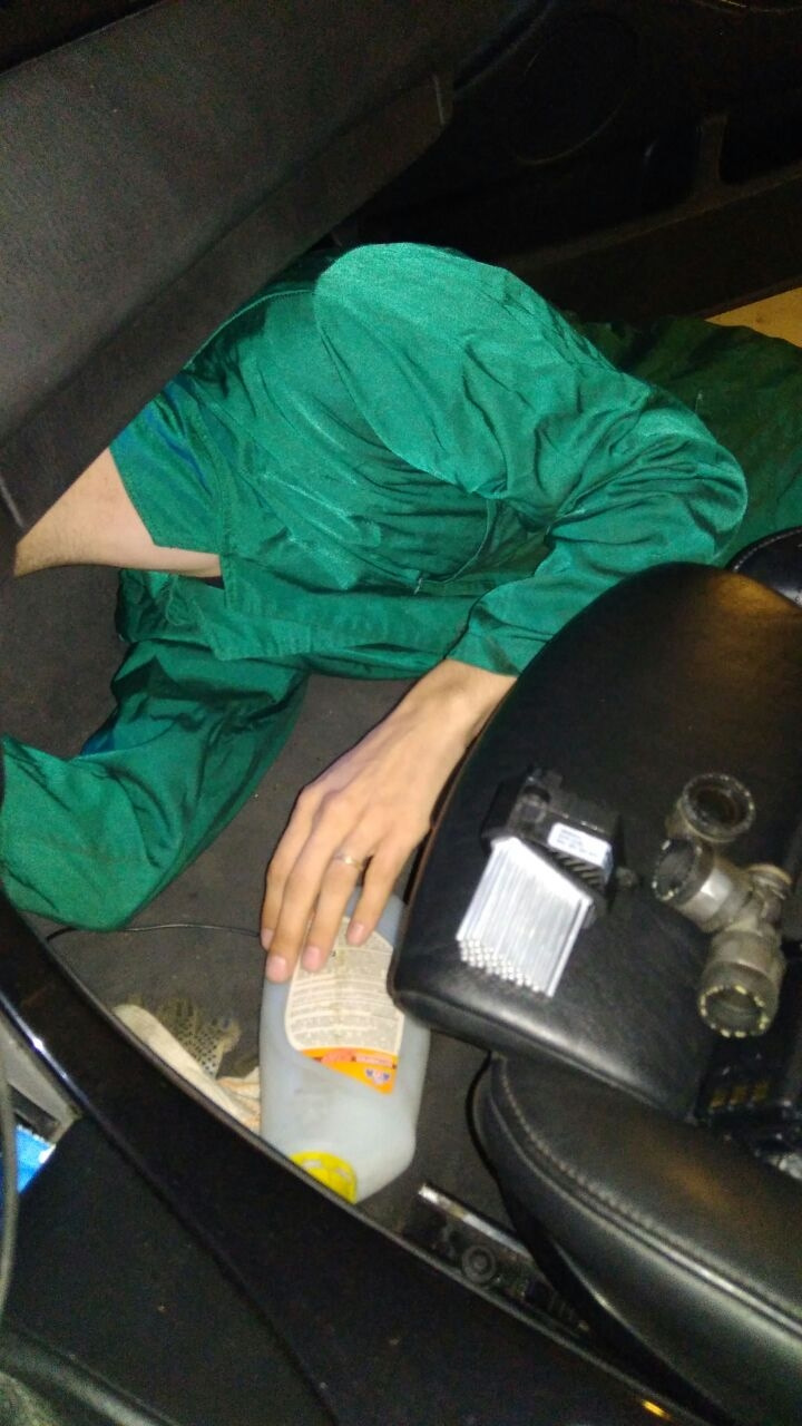 Отпускной день, а фриз вытек — BMW X5 (E53), 4,6 л, 2002 года | поломка ...