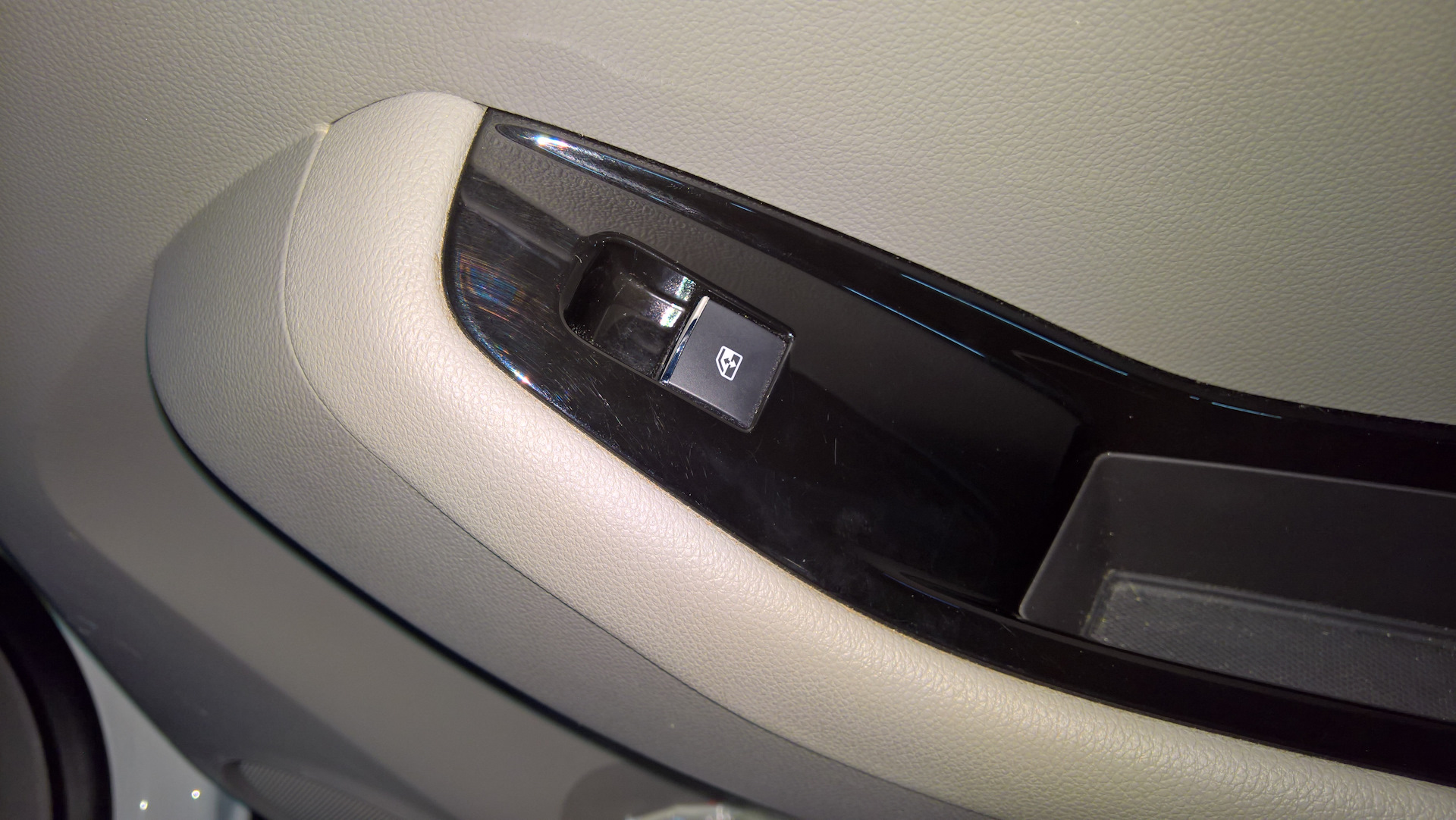 Подарок на день рождения — Audi 80 (B3), 1,8 л, 1988 года | автозвук ...