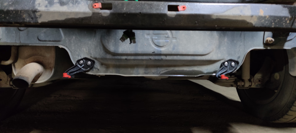 Крепления заднего бампера — Opel Corsa D, 1,4 л, 2008 года | кузовной ...