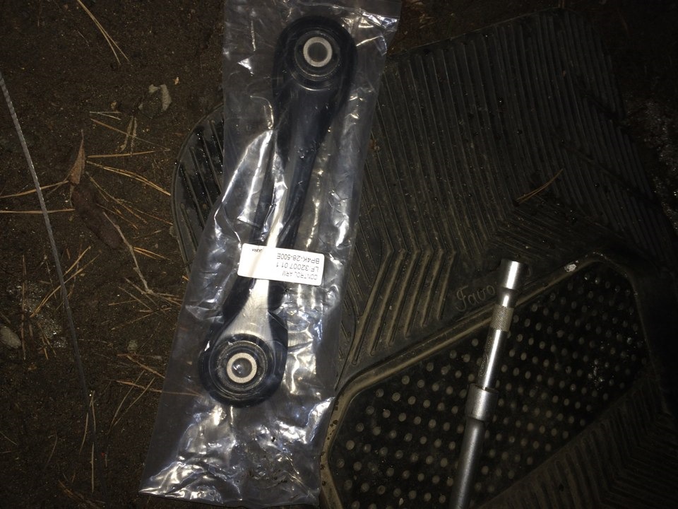 Замена заднего амортизатора и рычага подвески. — Ford C-Max I, 2 л ...