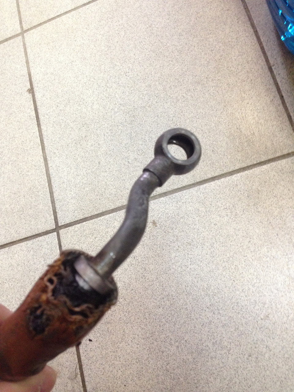 Трубка охлаждения 1341k4 — Citroen C5 (2G), 1,6 л, 2010 года | поломка ...