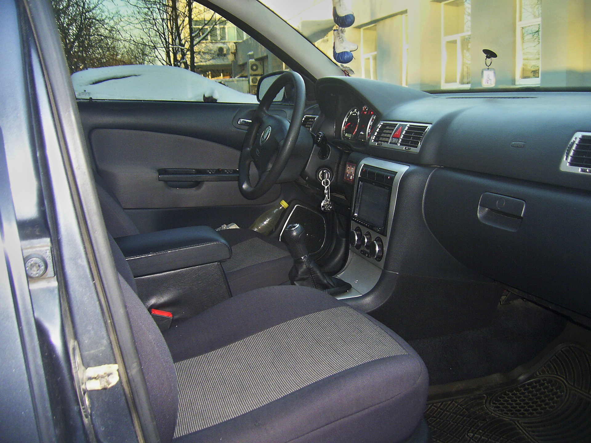 ручечка) — Skoda Octavia A4 Mk1, 1,6 л, 2009 года | аксессуары | DRIVE2