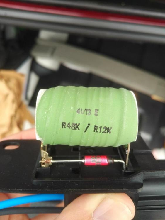 Термостат в порядке, помпа не течет, вентилятор крутит, греется! что ...