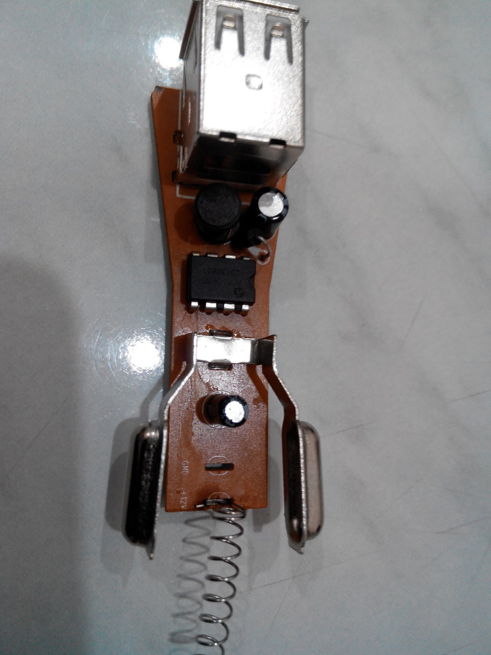 USB зарядка. — KIA Rio (3G), 1,4 л, 2013 года | наблюдение | DRIVE2