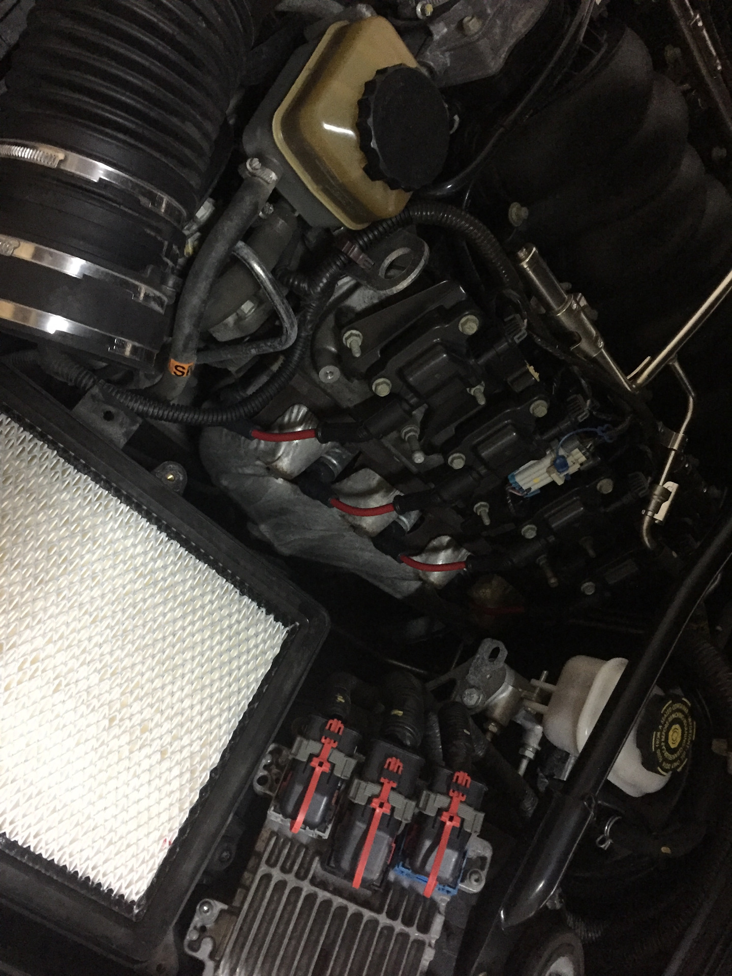 Замена проводов зажигания и воздушного фильтра — Pontiac GTO, 6 л, 2006 ...