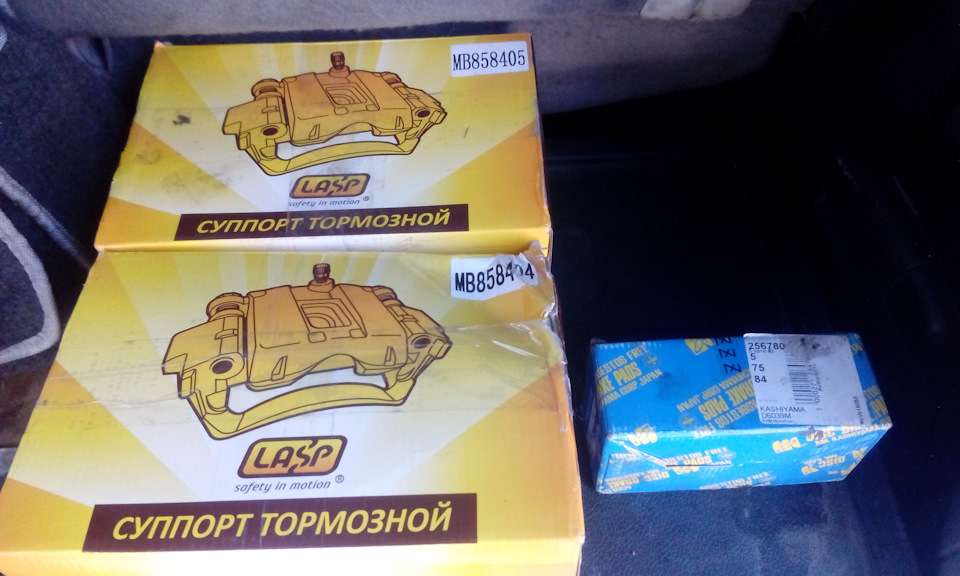 MB858405 СУППОРТ ТОРМОЗНОЙ ПЕРЕДНИЙ ПРАВЫЙ ® L200 (86-01), PAJERO ...