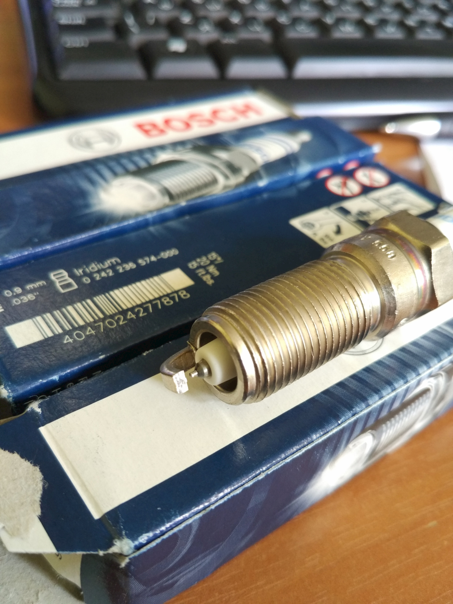 Свечи зажигания на след. ТО. Bosch 0 242 236 574 — Opel Vectra C, 2,2 л ...