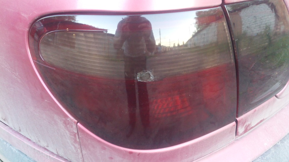 "После сборки обработать надфилем" или ремонт заднего фонаря — Nissan ...