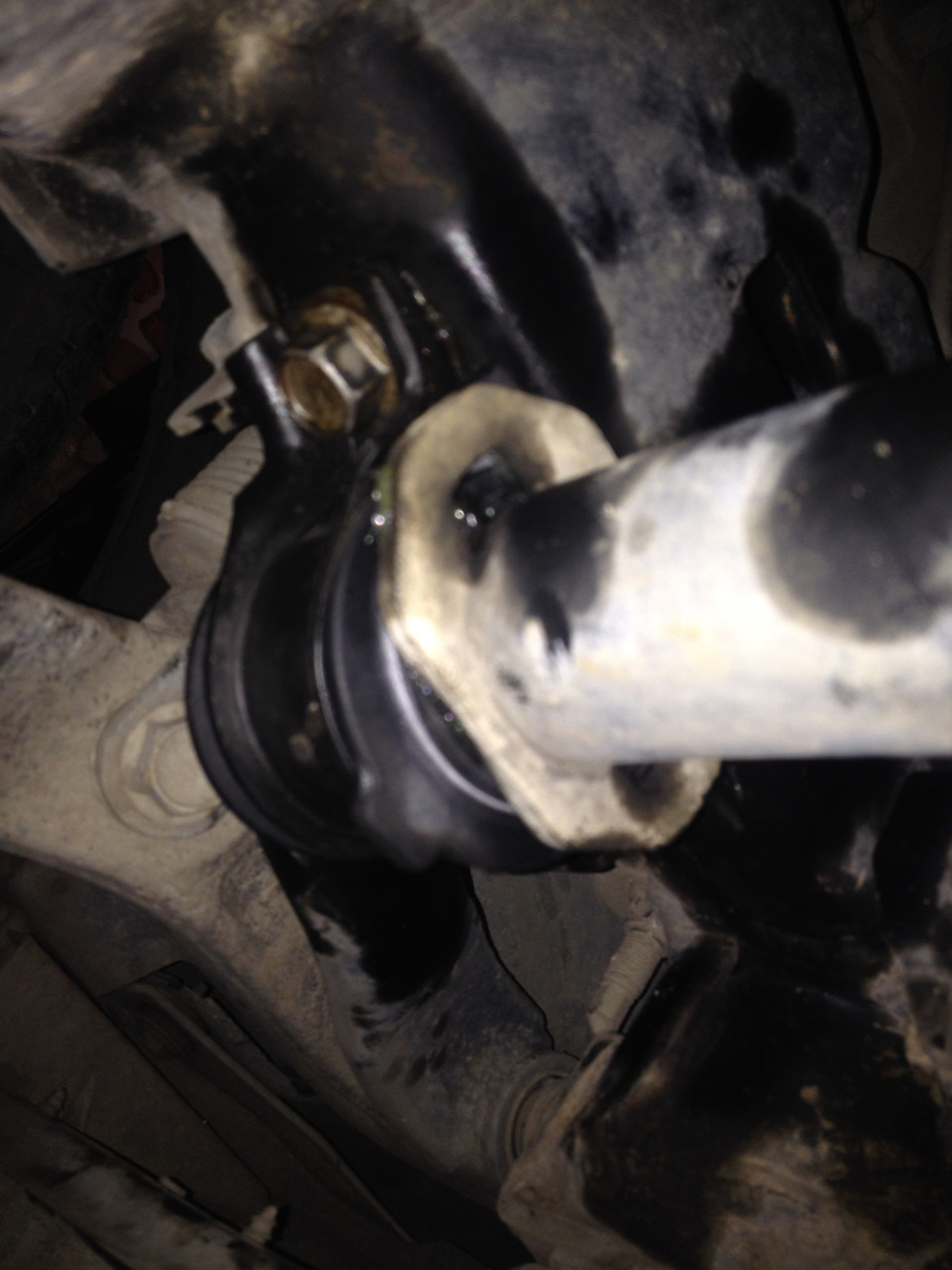 Втулки стабилизатора передние + задние. — Toyota Land Cruiser 200, 4,5 ...