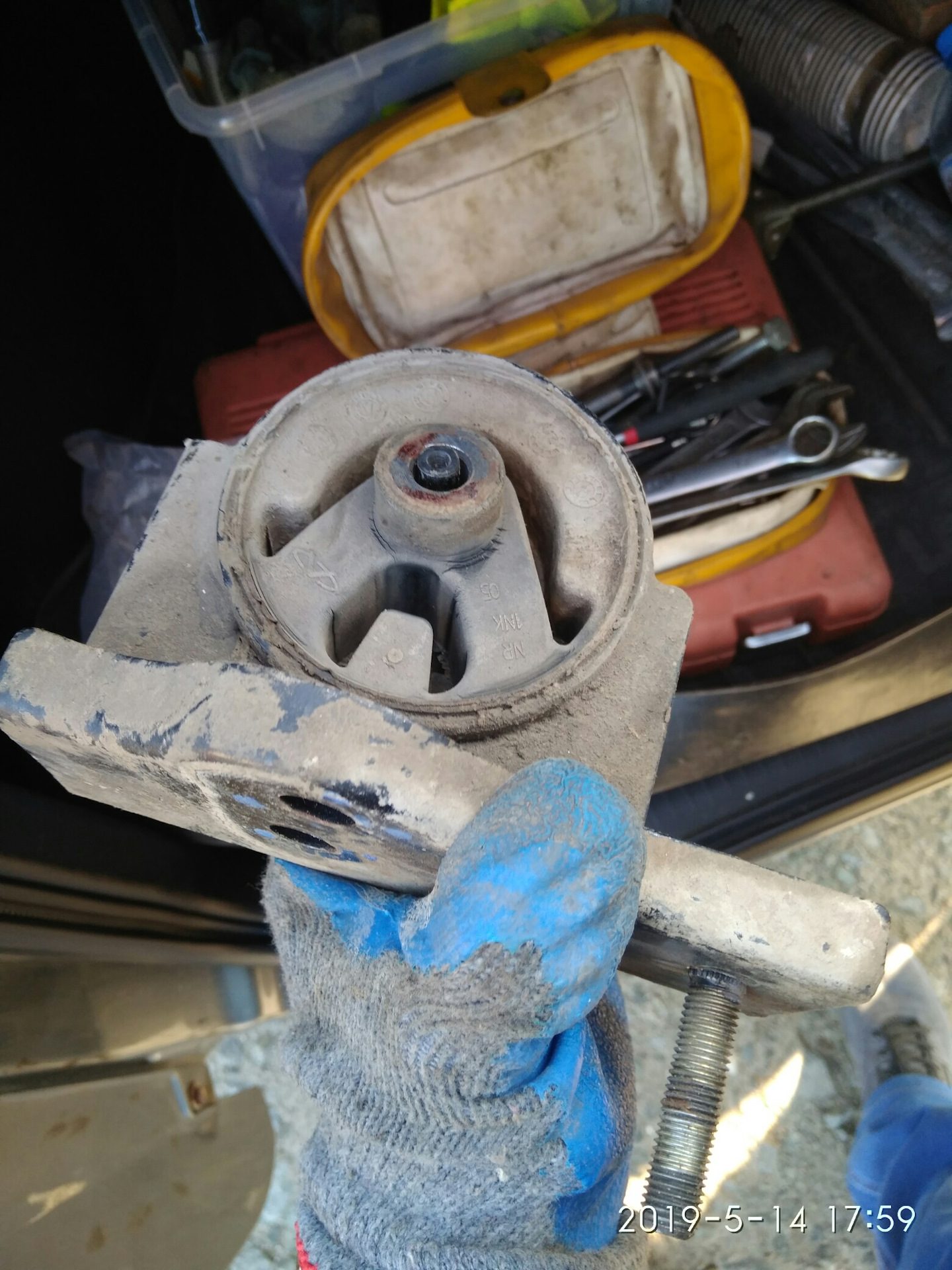 Задняя опора двигателя — Chery Tiggo, 1,6 л., 2014 года | визит на ...