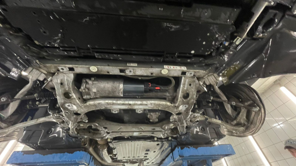 Замена тормозной жидкости и передних тормозных колодок — BMW 3 series ...