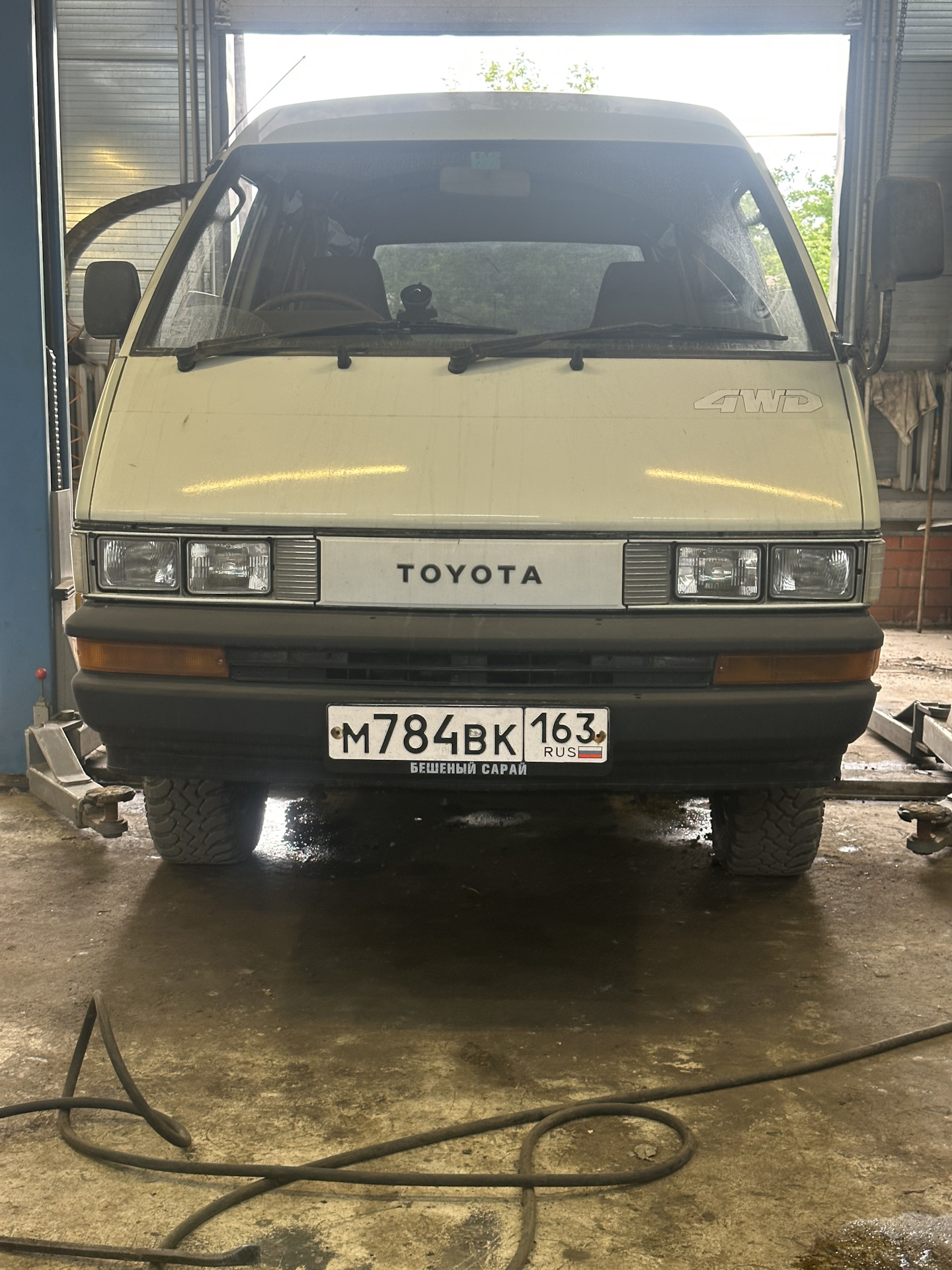 Золотые суппорта) душу мою радуют) — Toyota Master Ace Surf, 2 л, 1988 ...