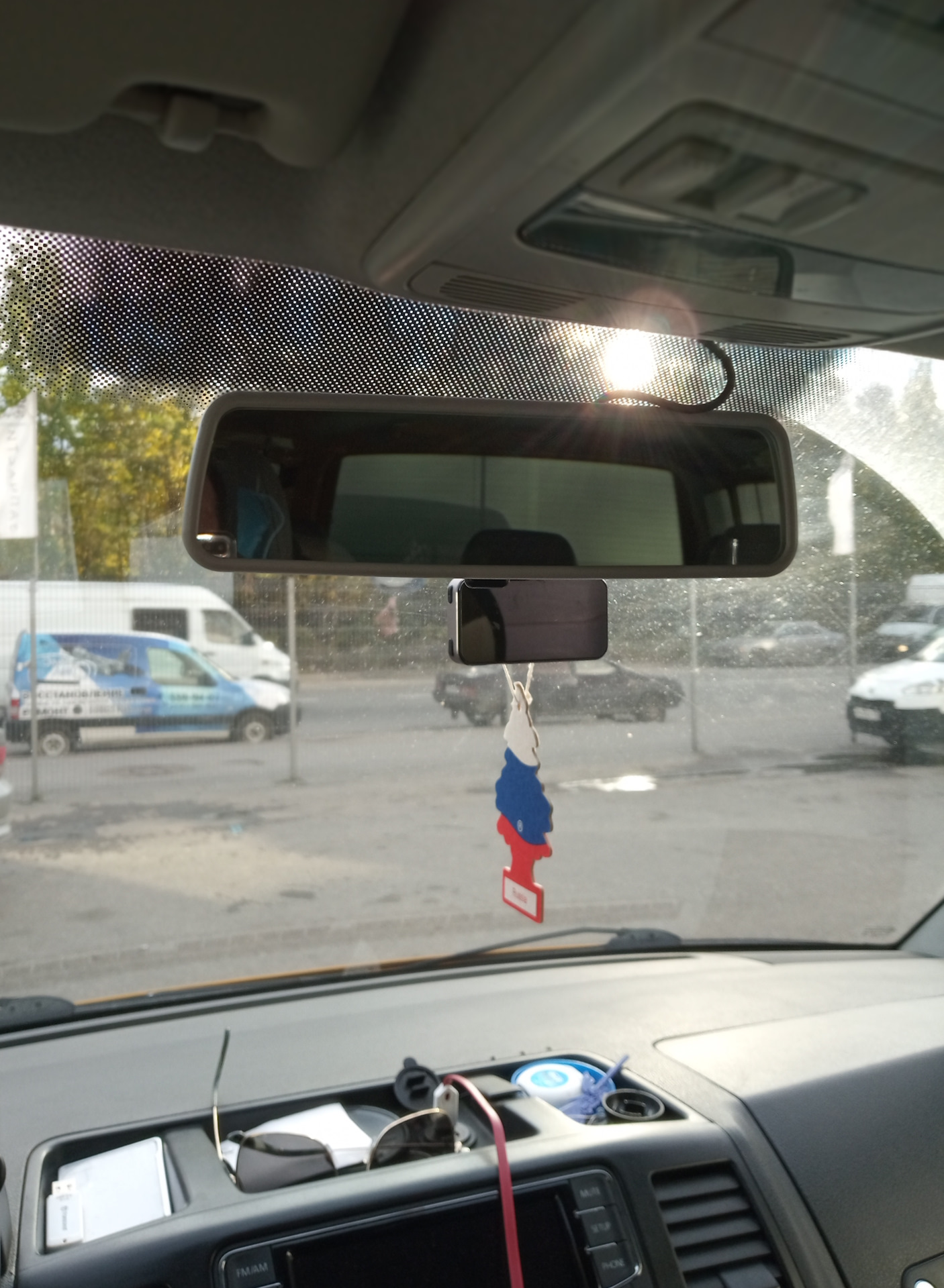 Установка зеркала заднего вида, салонного. — Volkswagen Transporter T5 ...