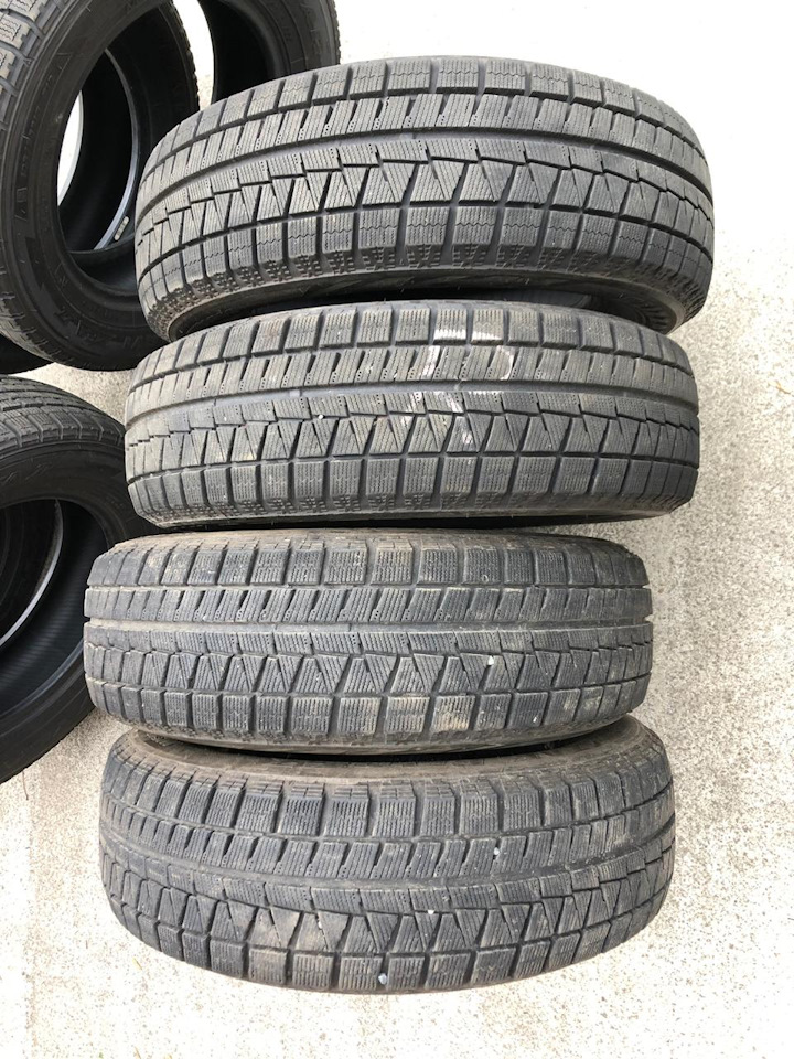 Шины зимние нешипованные Bridgestone 195/65 R15, штампованные диски 5 ...