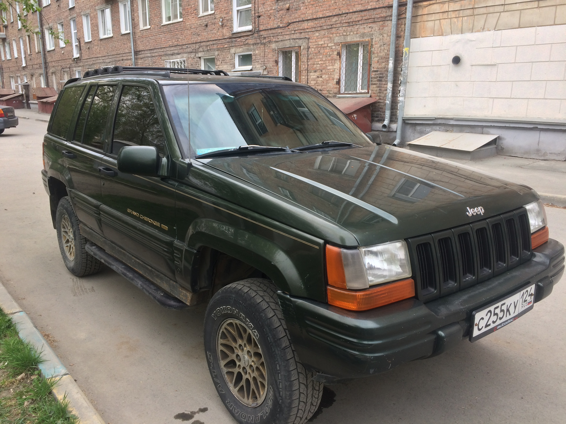 Сальник заднего моста — Jeep Grand Cherokee (ZJ), 5,2 л, 1995 года | плановое ТО | DRIVE2