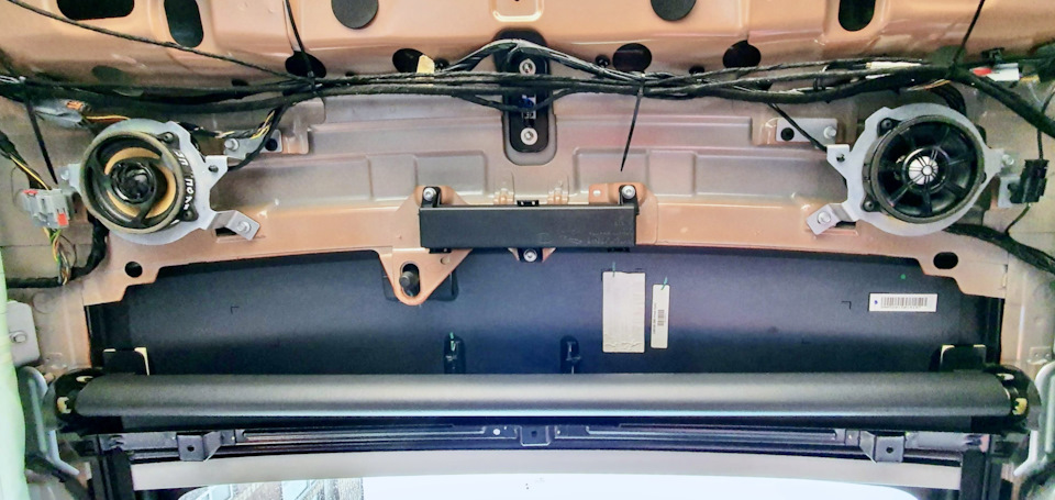 Музыкальная система Meridian Surround для Discovery Sport 23MY — Land ...