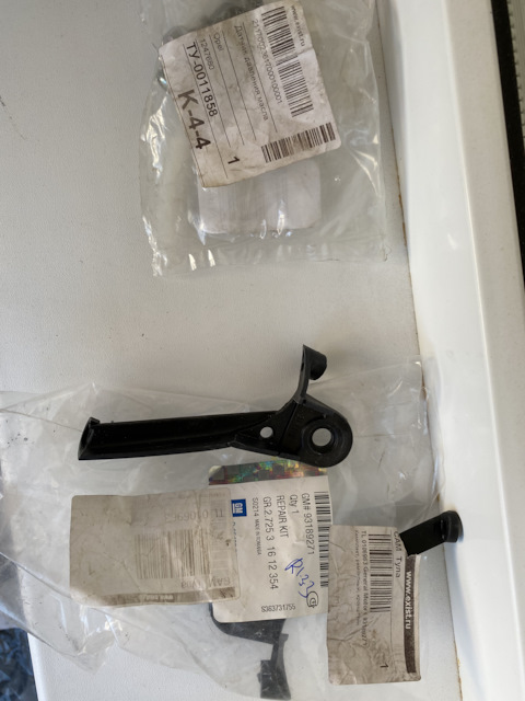 93189271 Комплект кронштейнов крепления фары (3шт) GM | Запчасти на DRIVE2