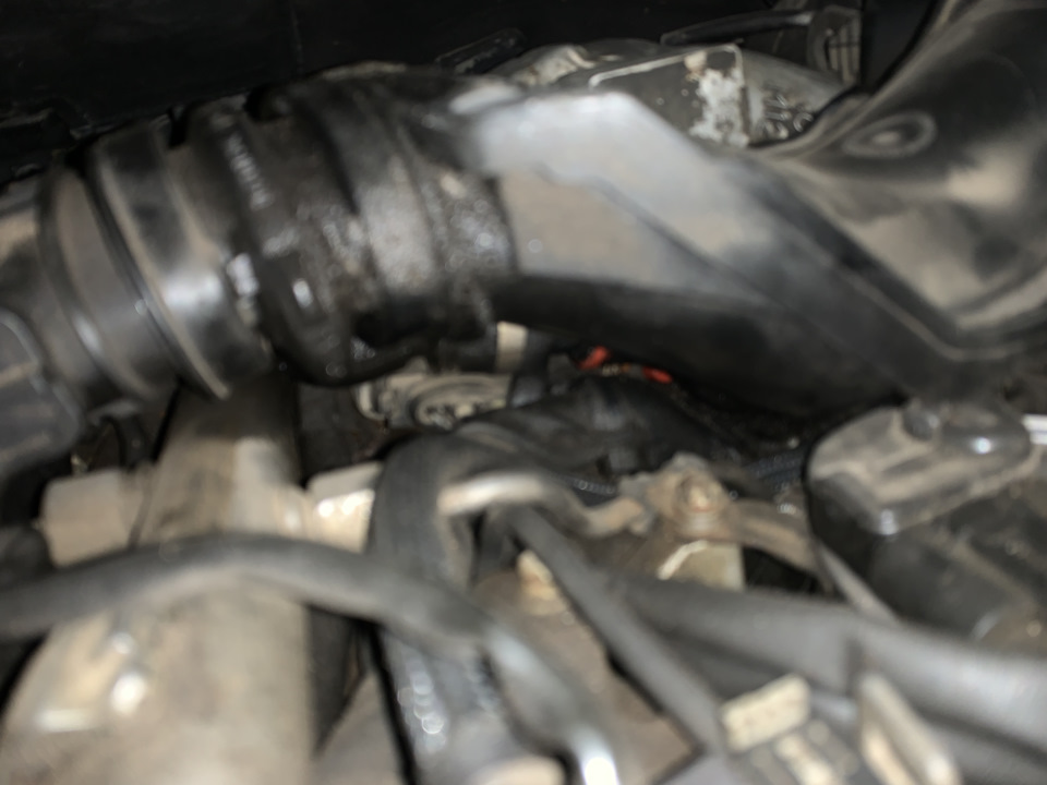 Замена передней левой стойки, обслуживание и течь масла. — Mercedes ...