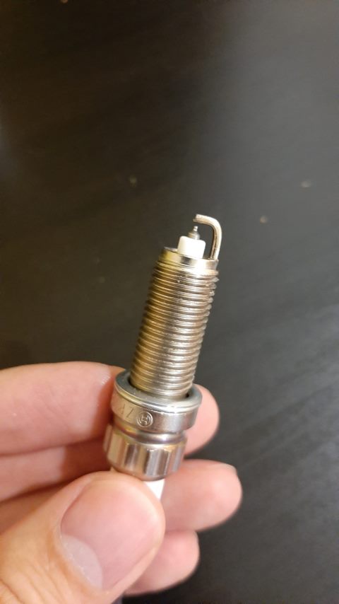 0242135518 СВЕЧА ЗАЖИГАНИЯ ZR7SI332S (0.7), 1ШТ BOSCH | Запчасти на DRIVE2