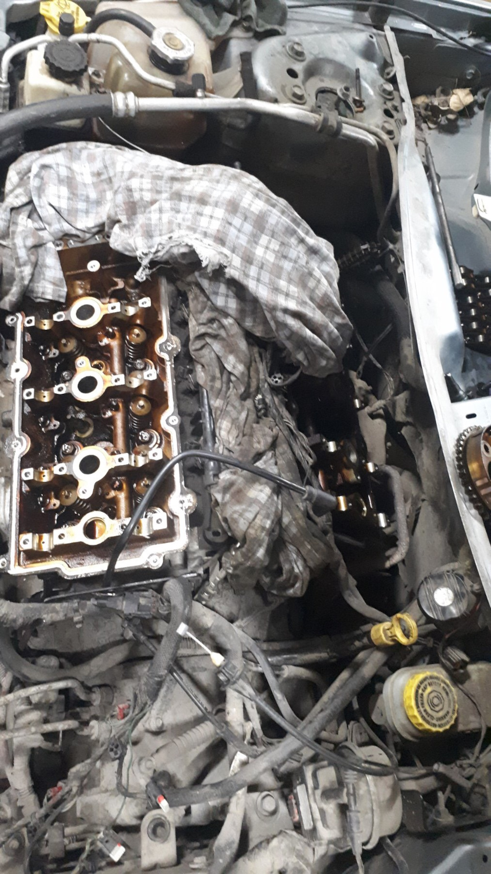 Замена маслосъемных колпачков — Chrysler Sebring (2G), 2,7 л, 2006 года ...