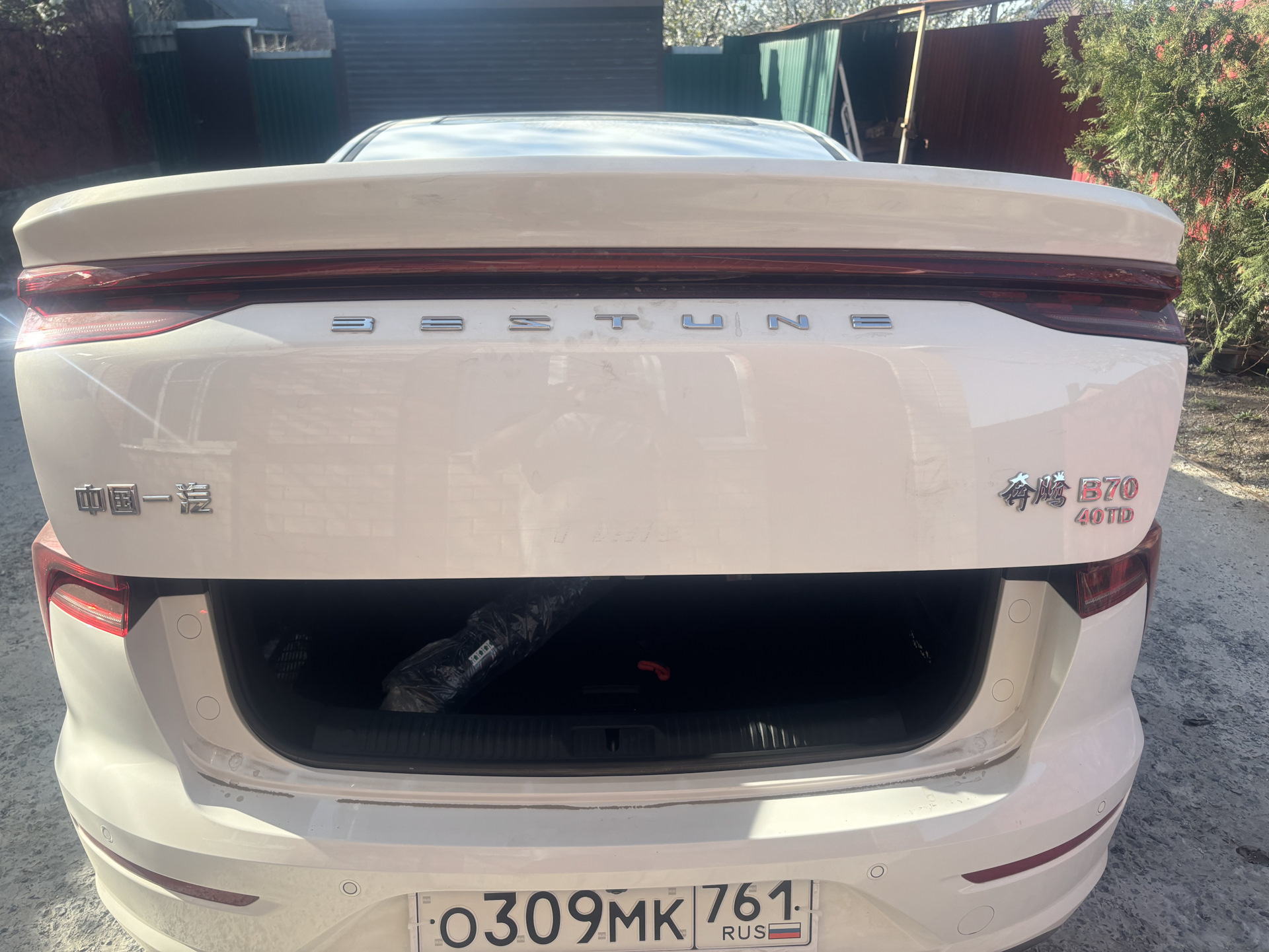 Операция анти-шильдик и коврик в багажник — FAW Bestune B70, 2 л, 2023 года | аксессуары | DRIVE2