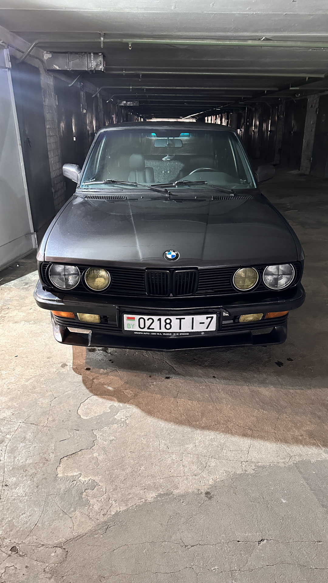 Поменял ПТФ, снял пленку с дальнего — BMW 5 series (E28), 2,5 л, 1988 года | своими руками | DRIVE2