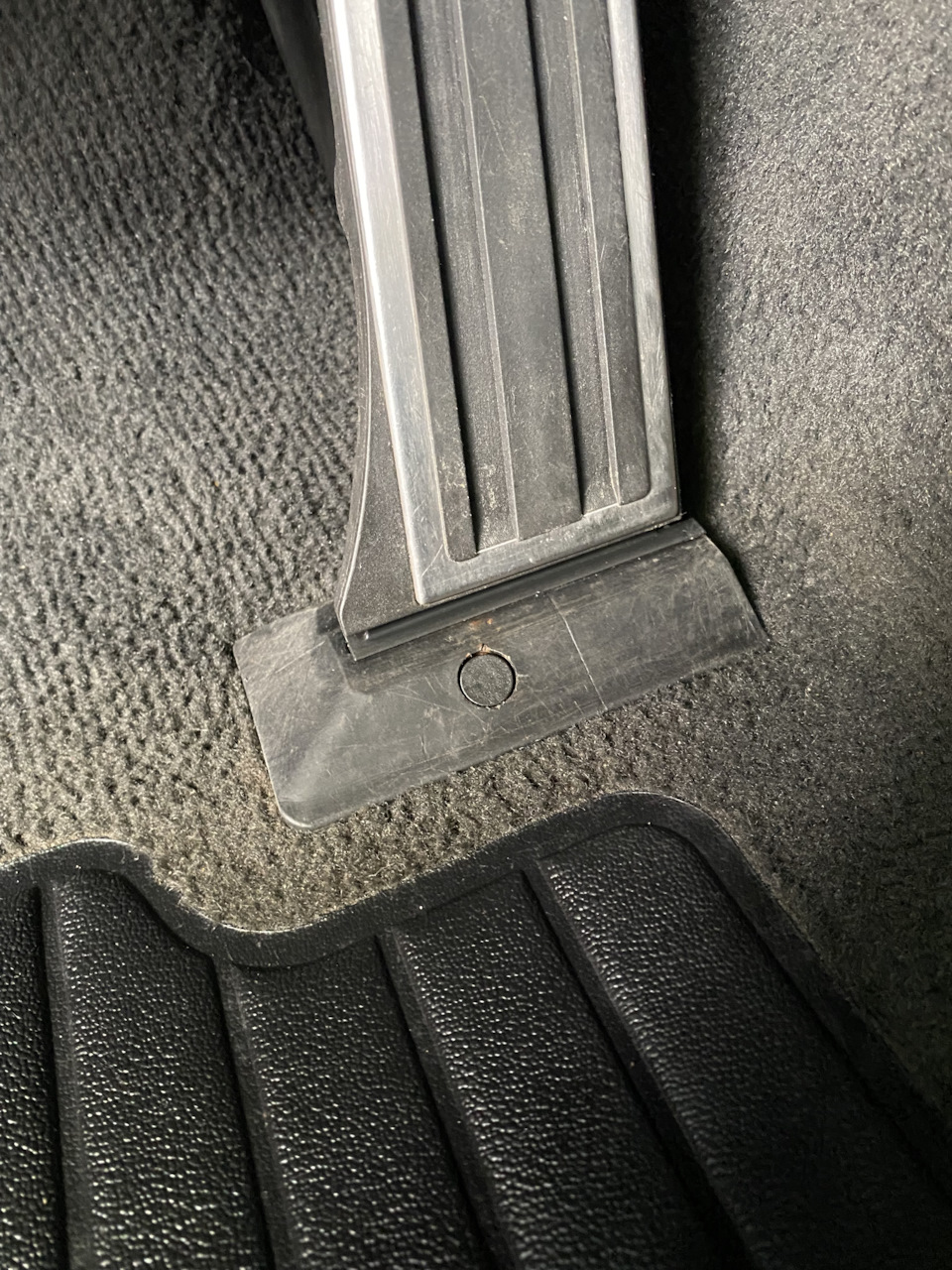 #26 педали — BMW 3 series (E90), 2 л, 2007 года | аксессуары | DRIVE2