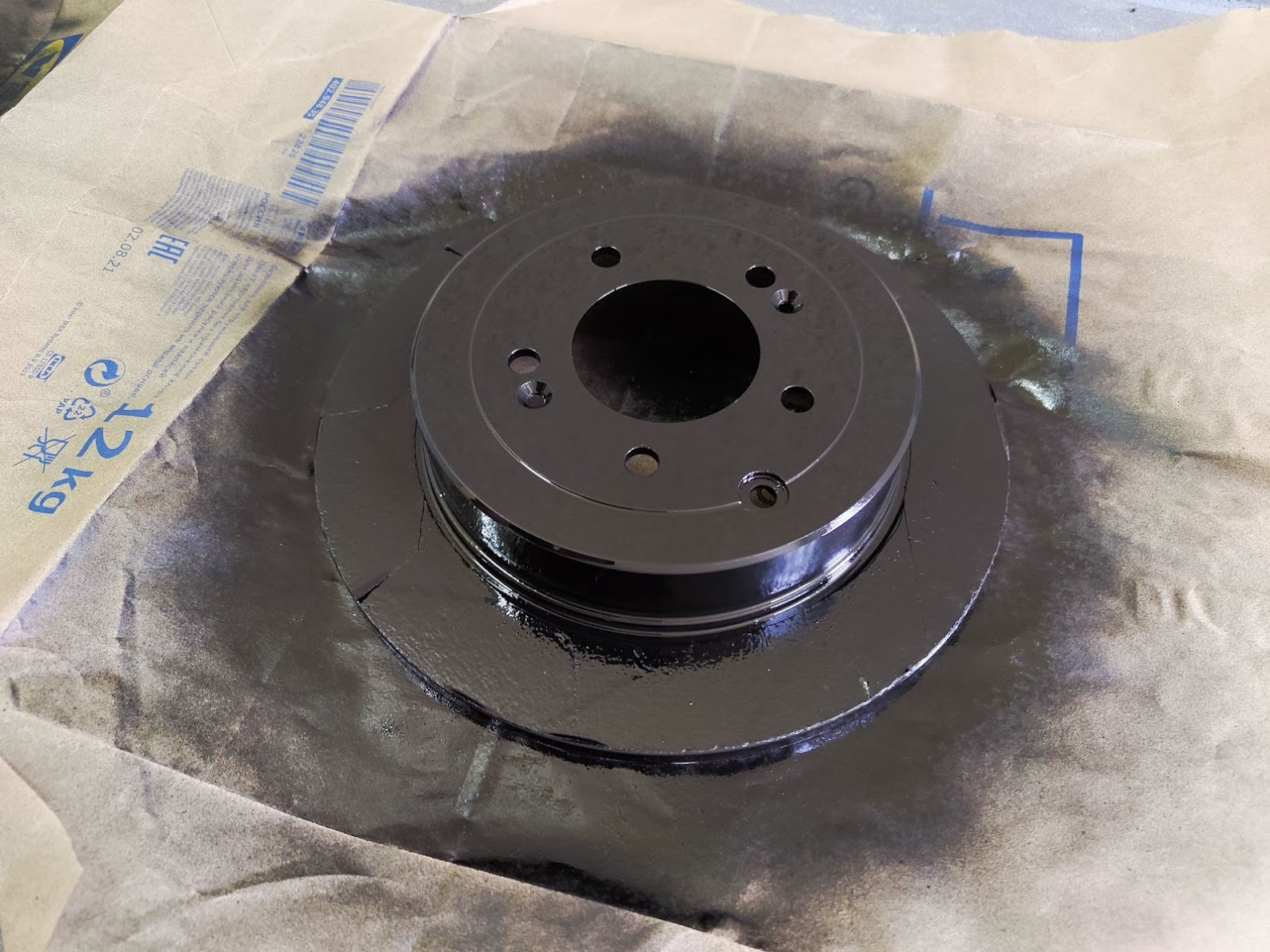 Замена задних дисков — KIA Sportage (4G), 2 л, 2016 года | своими ...