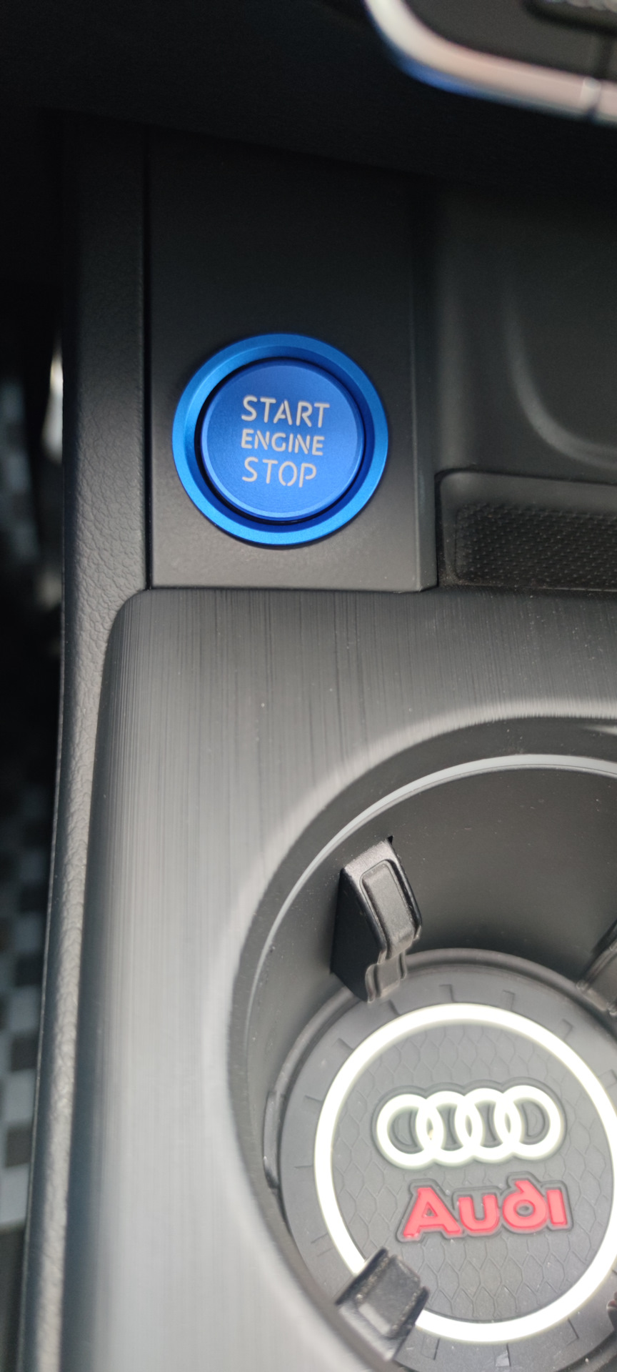 "Внутренняя Красота": Украшение кнопки "Start-stop engine" — Audi A4 ...