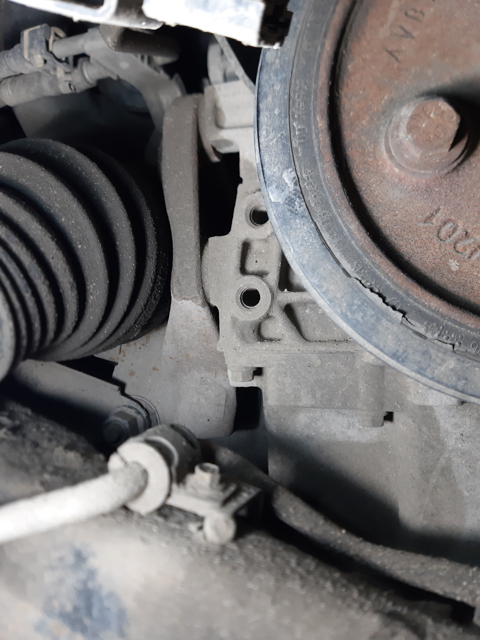 Обгонная муфта генератора — Volvo XC60 (1G), 2,4 л, 2012 года | своими ...