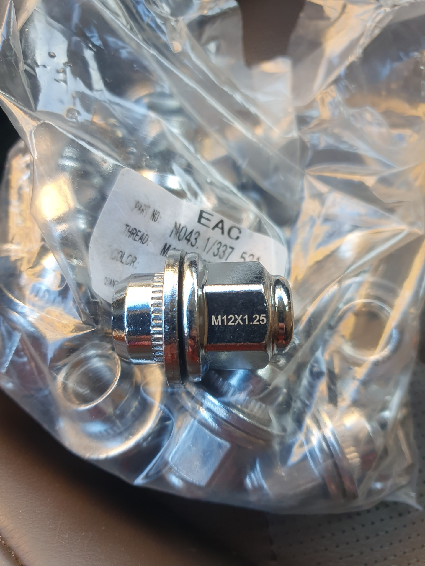 Колёсные гайки — Infiniti QX70, 3,7 л, 2015 года | запчасти | DRIVE2