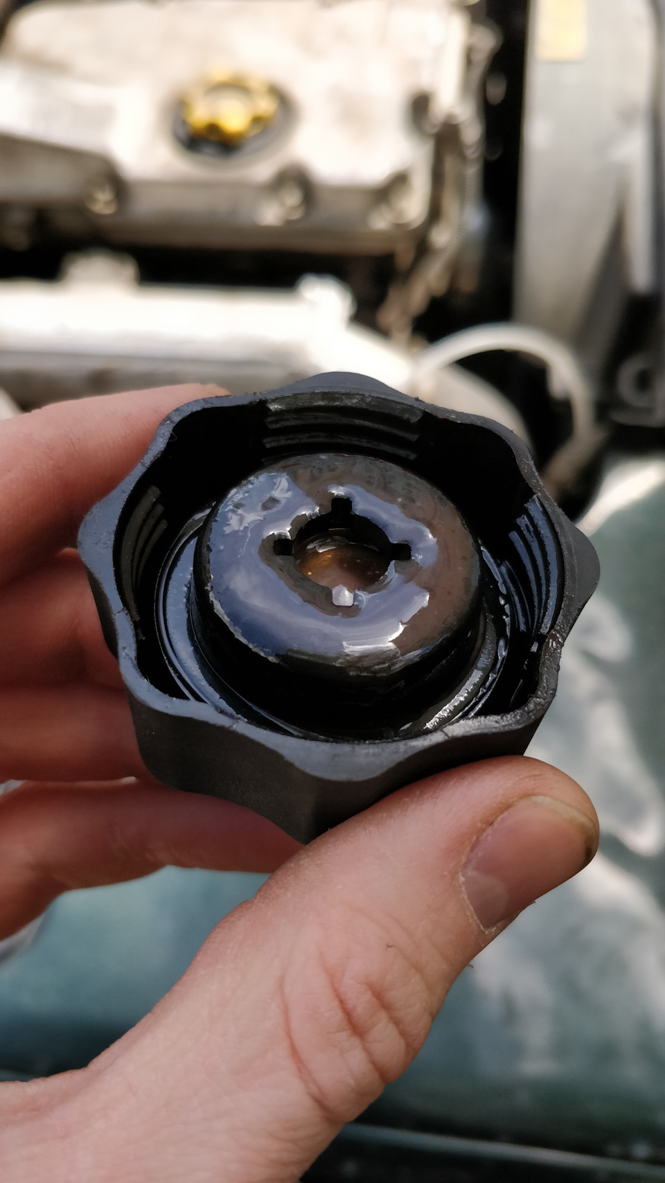 Масло в расширительном бачке. Маслоохладитель TD5 — Land Rover Defender ...