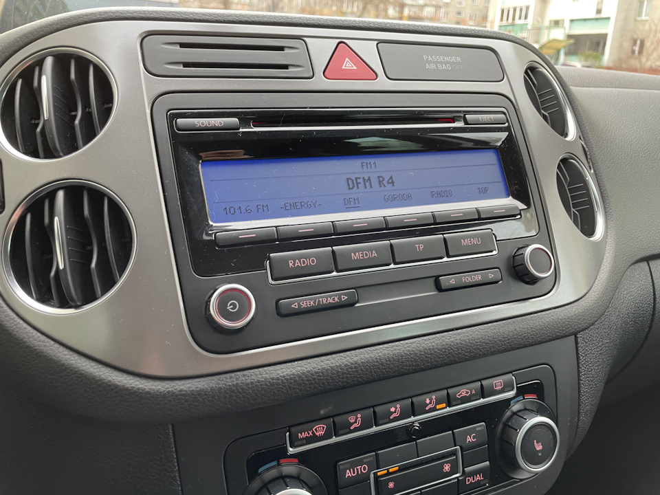 Установка RCD330g plus — Volkswagen Tiguan (1G), 2 л, 2010 года ...