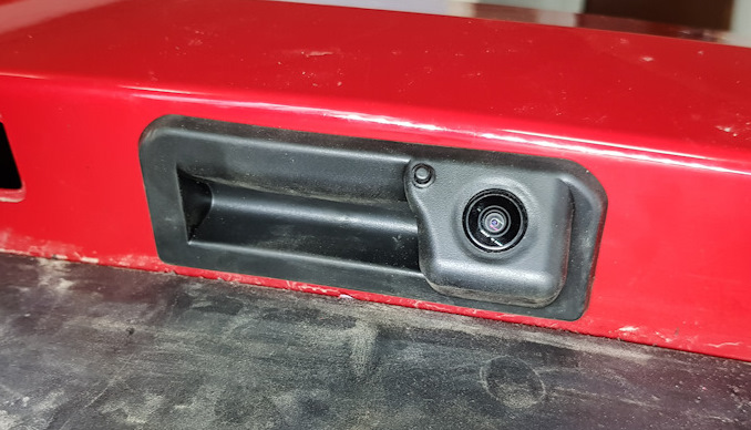 Парктроники, датчик света и дождя, двух-режимные плафоны и камера с ...