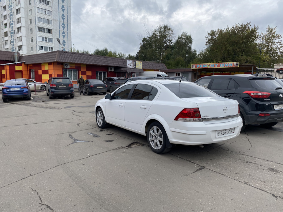 Устранение течи антифриза — Opel Astra H 1 6 л 2011 года поломка