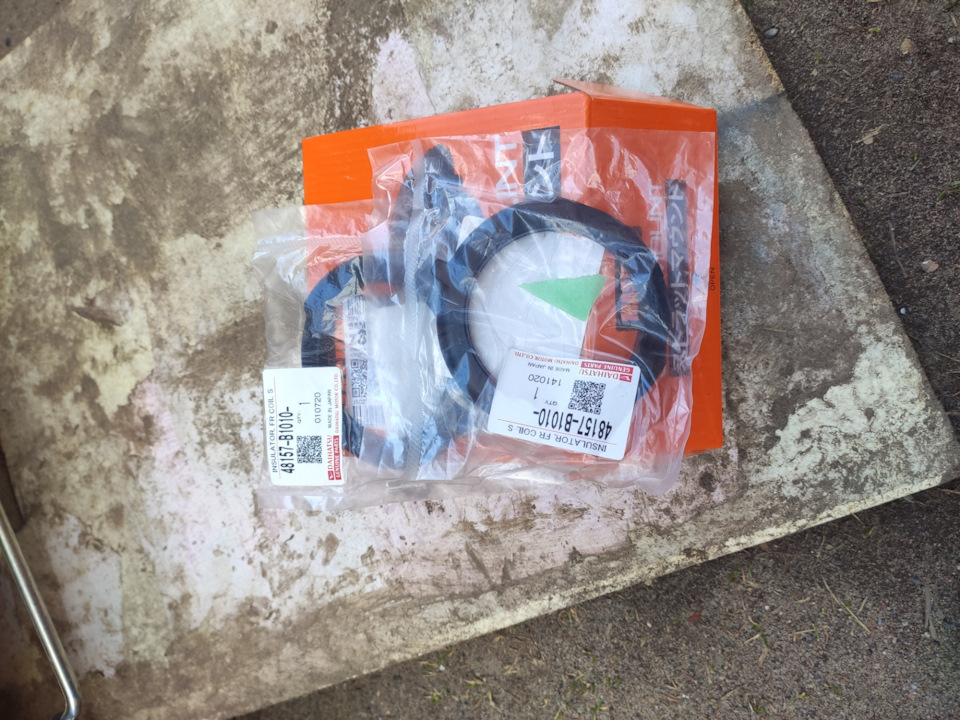 Скрип передней подвески — Toyota bB (QNC20), 1,5 л, 2009 года ...