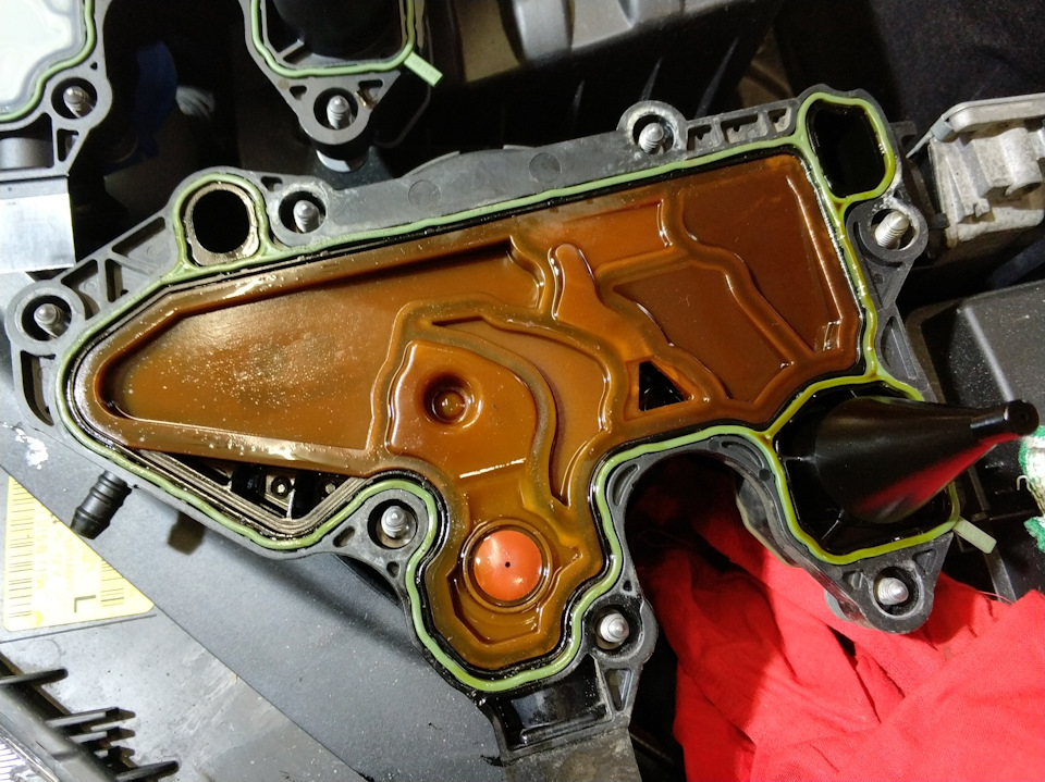 06K103495T Клапан, отвода воздуха из картера VAG | Запчасти на DRIVE2