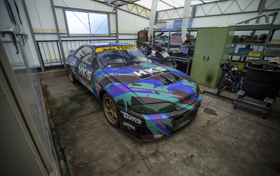 Легендарный HKS Skyline GT-R BCNRU33 7.671sec/402m. — DRIVE2