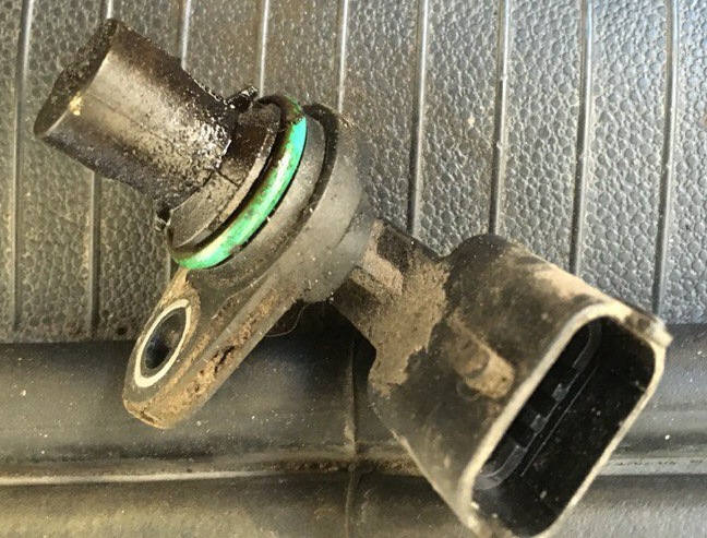 Замена датчика распредвала и прокладки клапанной крышки — Opel Astra H ...