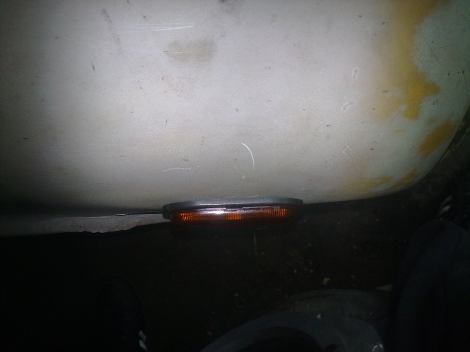 Замена повторителей поворотов. — ЗАЗ 965, 0,8 л, 1968 года ...