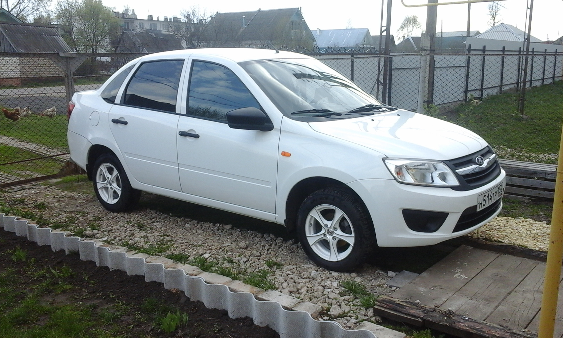 Колеса — Lada Гранта (1G), 1,6 л, 2015 года | колёсные диски | DRIVE2
