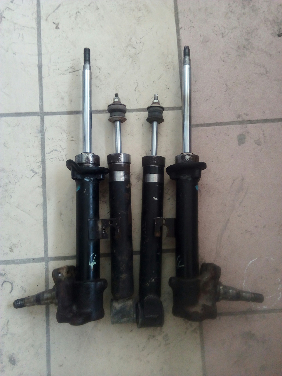 Стойки и аморты коротыши. — Mazda RX-7 (SA/FB), 0,9 л, 1983 года ...