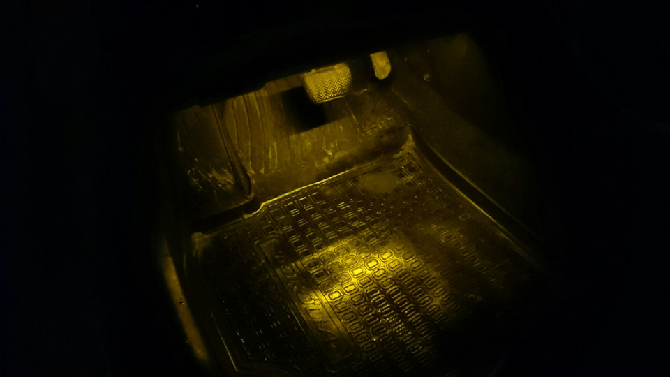 25. Подсветка ног воздуховодов — Toyota Corolla (140/150), 1,6 л, 2011 ...