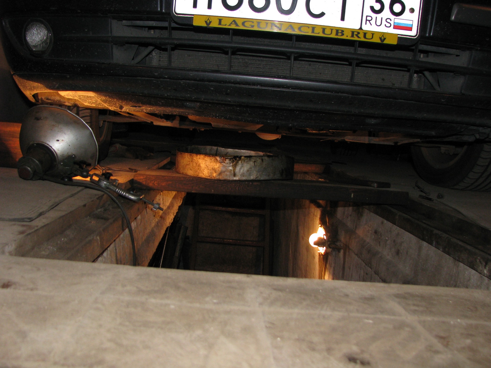 Смена масла в двигателе F4P — Renault Laguna II, 1,8 л, 2002 года ...