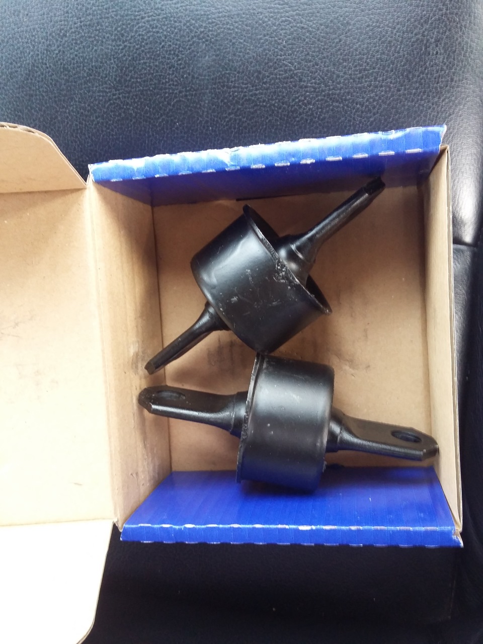 Замена сайлент блоков задних продольных рычагов. — Mazda 3 (1G) BK, 1,6 ...