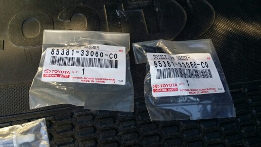 Веерные форсунки омывателя — Toyota Avensis II, 1,8 л, 2008 года ...