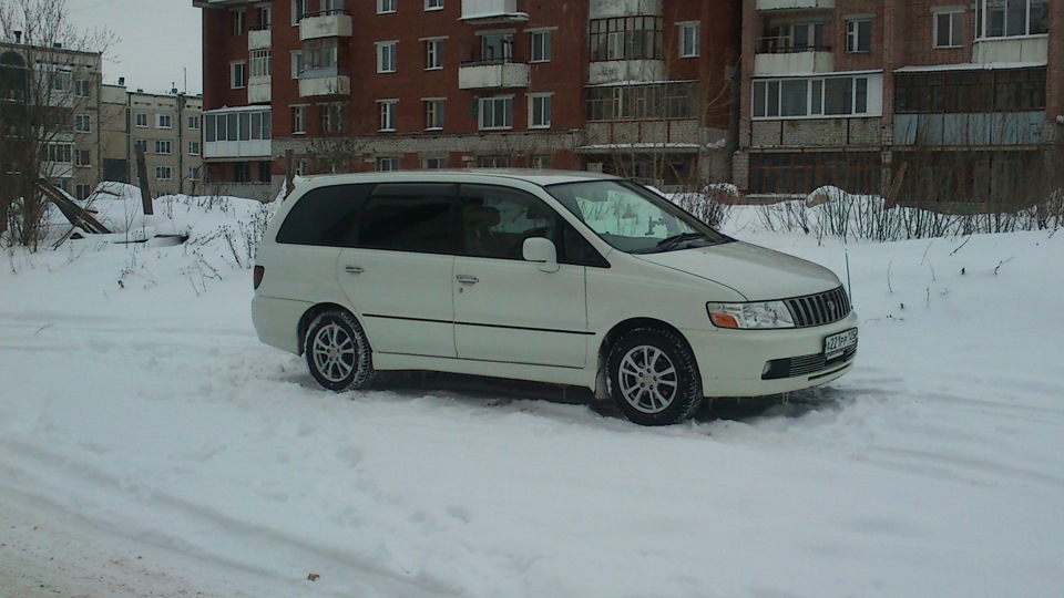 Nissan Bassara 2.4 бензиновый 1999 | на DRIVE2