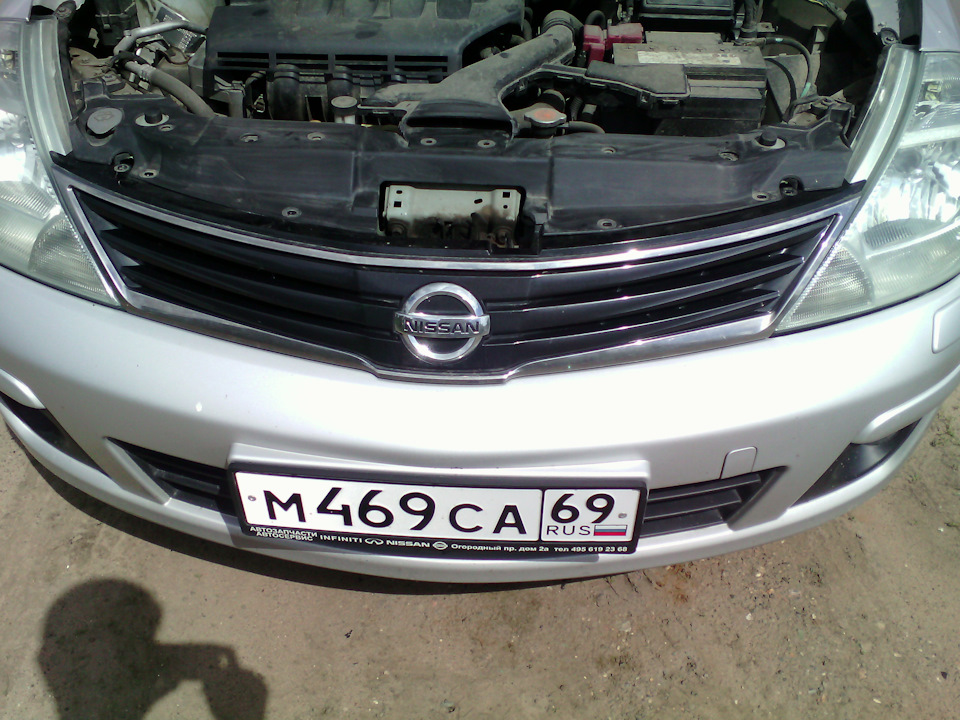 шильдик nismo — Nissan Tiida (1G), 1,6 л, 2010 года | аксессуары | DRIVE2