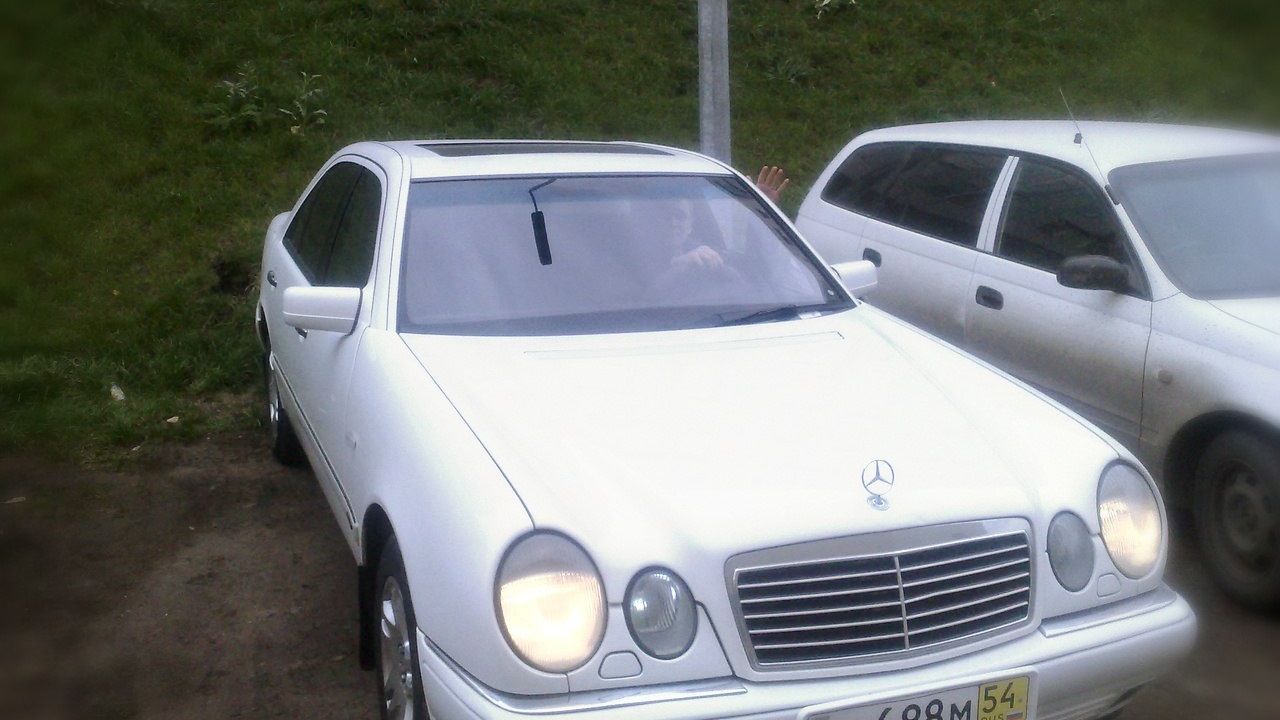 Mercedes-Benz E-Class (W210) 2.4 бензиновый 1997 | E240 Белый волк на ...
