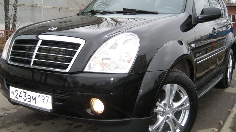Замена передних тормозных колодок — SsangYong Rexton (2G), 2,7 л, 2010 ...